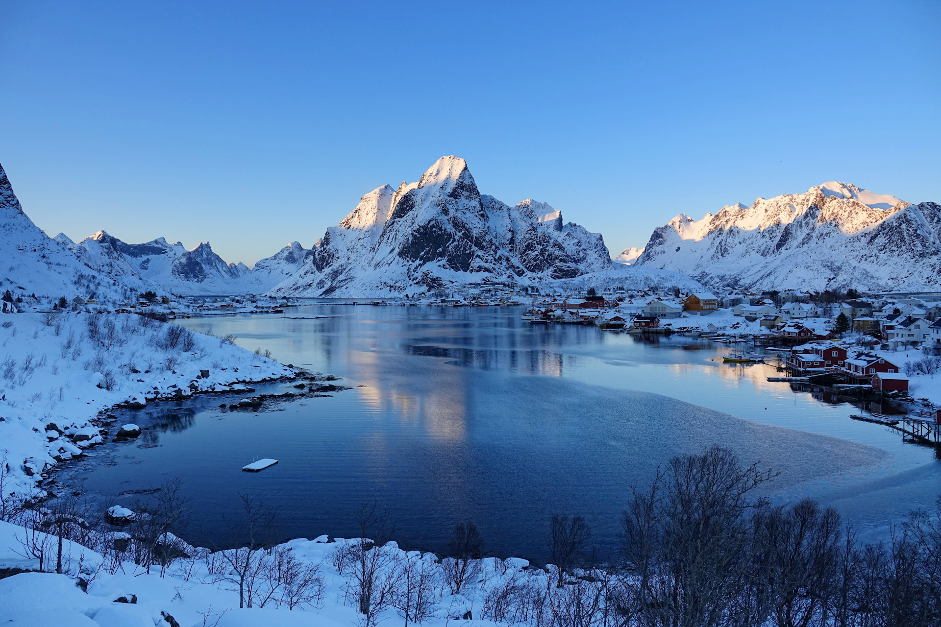 Lofoten - summer or winter | Bjorn Free